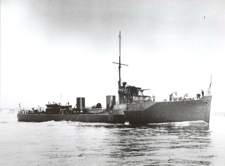 The Remarkable Story of Commander Charles Lightoller DSC & Bar RNR ...